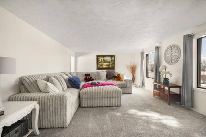 Executive 5 Bed Home By Airport - Idaho Falls, ID