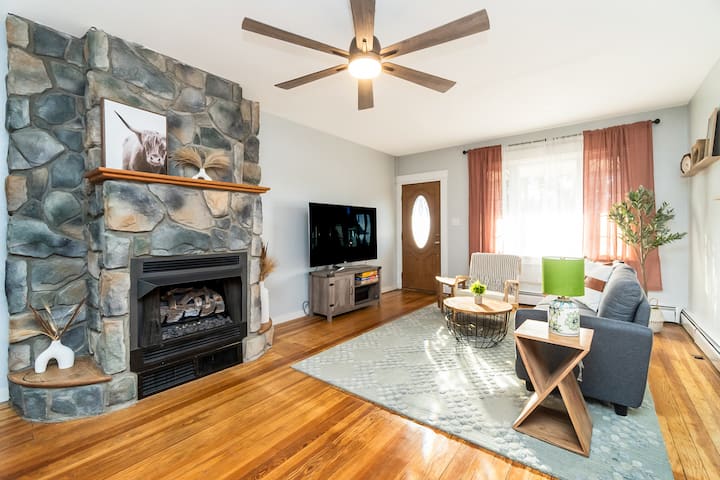Rustic-chic Home With Office Area - Bethlehem, PA