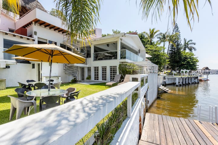 Casa Al Lago - Tequesquitengo