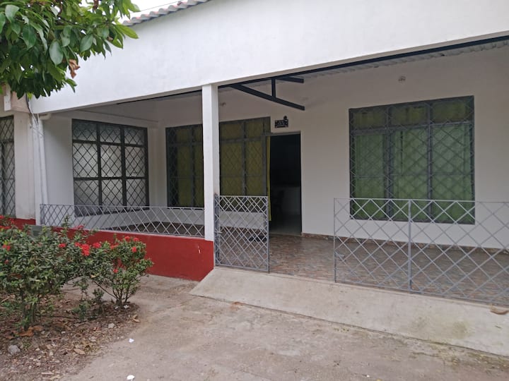 Tu Casa Frente Al Coliseo Azul - San José Del Guaviare