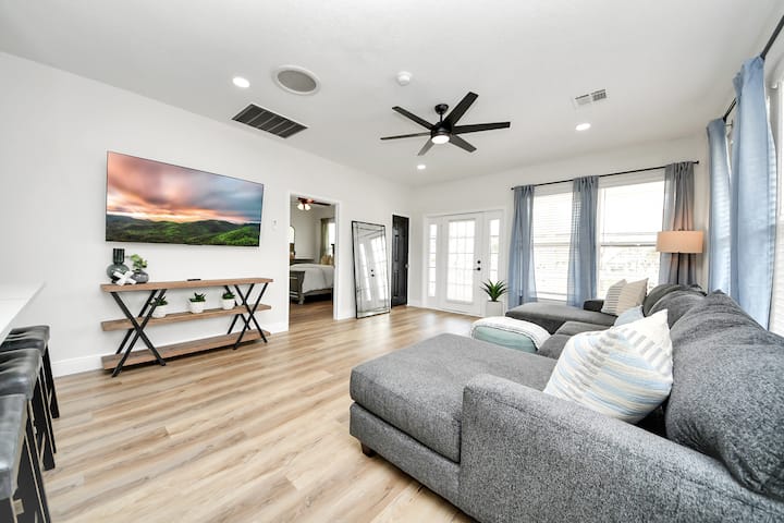 Boardwalk Bungalow Family Fun For All - Sleeps 10 - Seabrook, TX