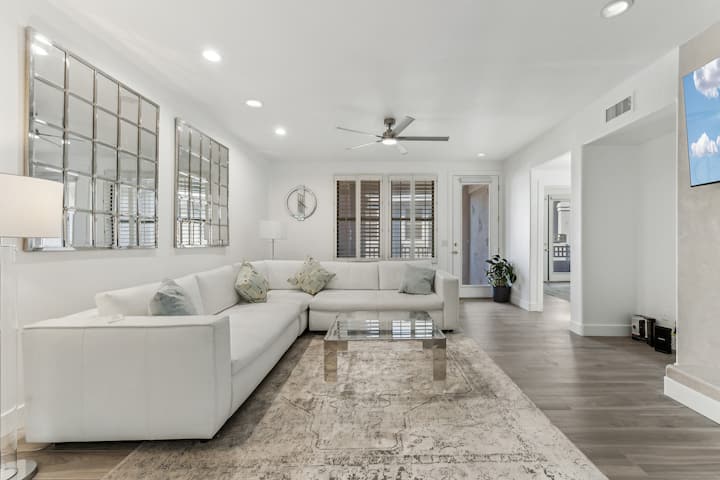 Renovated Modern 3 Bedroom Condo - Scottsdale, AZ