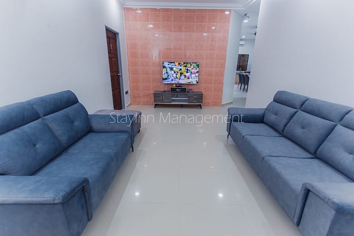 Pd4r3br20pax Privatepoolhomestay - Port Dickson
