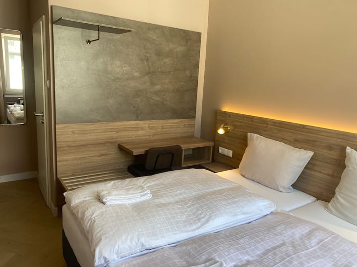 New Renovated Hotel Double Room - Düsseldorf