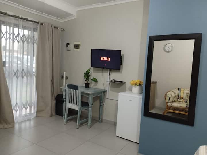 The Rose Guesthouse - Room 4 - Emalahleni