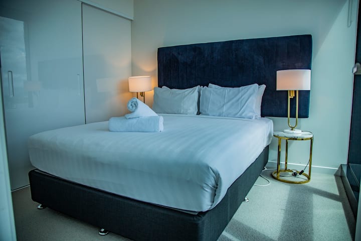 Private Bedroom With City View - Brisbane