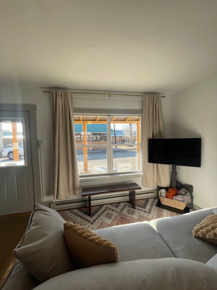Sunny Gunni Getaway Studio Condo - Gunnison, CO