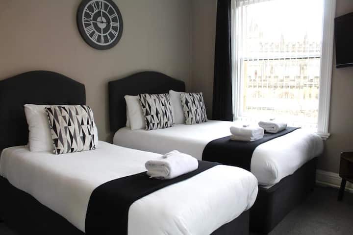 Mitre Hotel - Small Family Room - Manchester