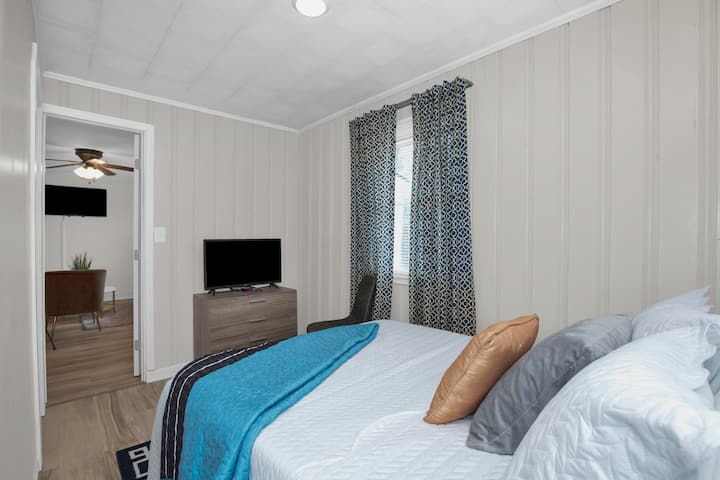 Cozy Room & Private Bath Near Va Medical Center - Fayetteville, NC