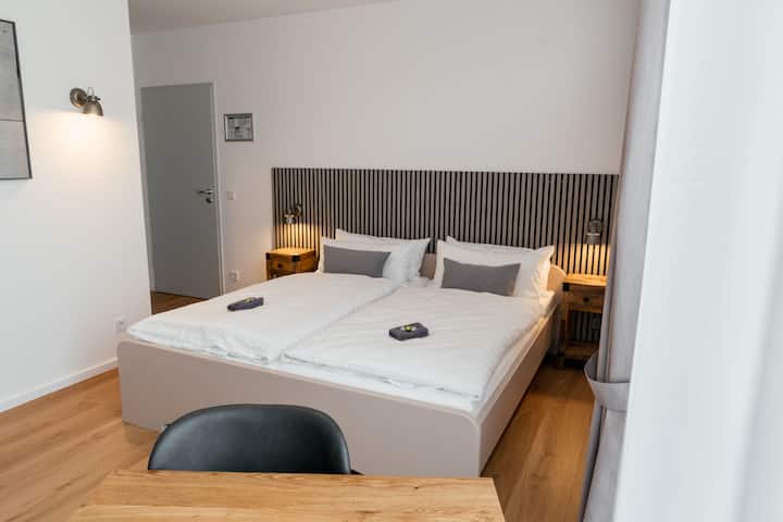 Modernes Zimmer Nr. 2 Mit Bad - Cologne