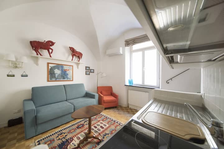 Hostdomus - Almare' Suite - Alassio