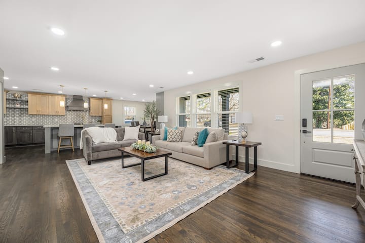 Stylish Family Retreat With Gourmet Kitchen & Fast - Gastonia, NC