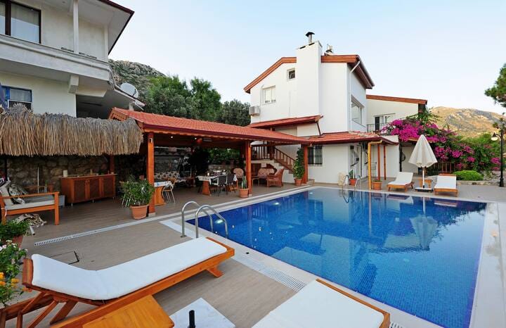 Marmaris'te Havuzlu Doğa Villası - Bozburun