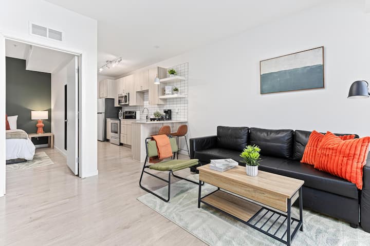 Modern 1bd Apt-gym +Bryant Square Park +Route 6&21 - Minneapolis, MN