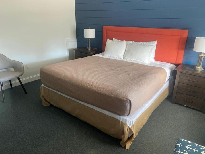 Royal Comfort King Bed - Boothbay Harbor, ME