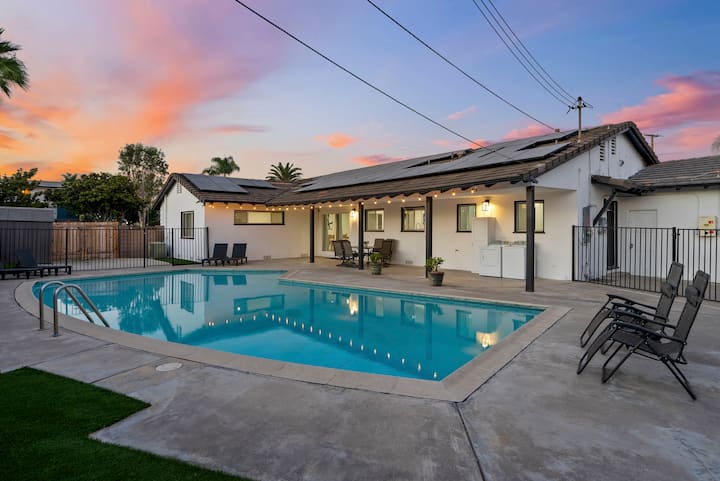 Pool Disney Getaway Home - Anaheim
