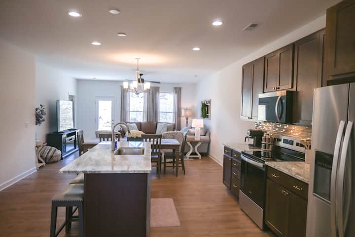 New 4br Home W/game Room Near Va Tech - Radford University, Radford