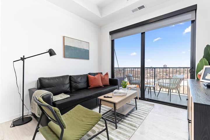 Cozy 1bed Apt + Wifi + Parking +Lake Bde Maka Ska - Minneapolis, MN