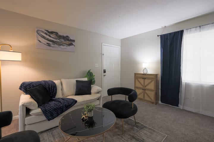 Stylish Retreat Near Birmingham's Top Attractions! - Birmingham, AL