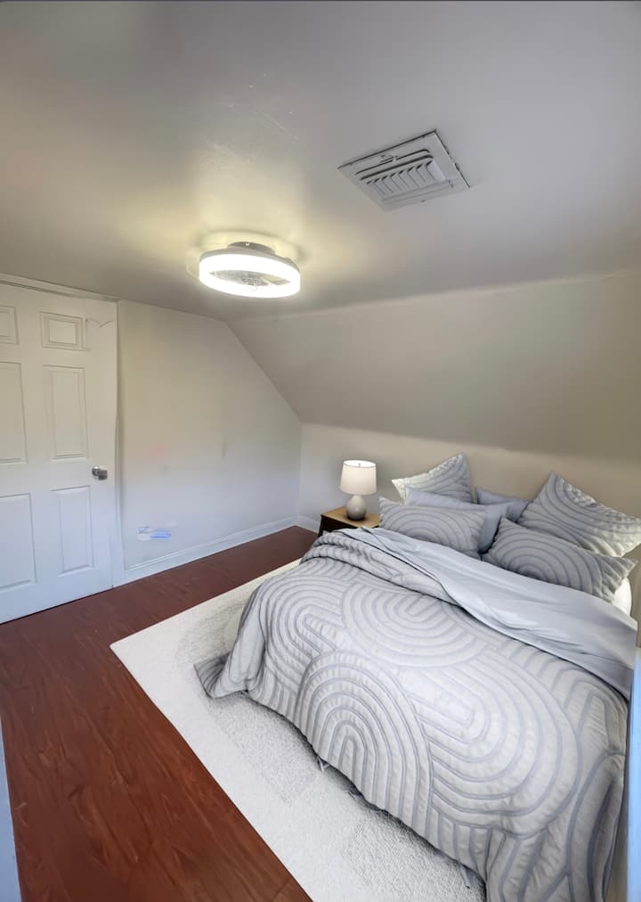 Simple And Clean Rental - Staten Island, NY