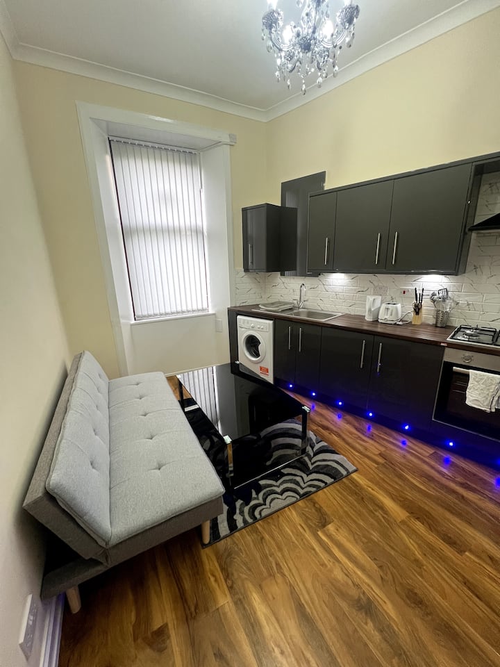 Glasgow South 2 Bed Apartment - Glasgow