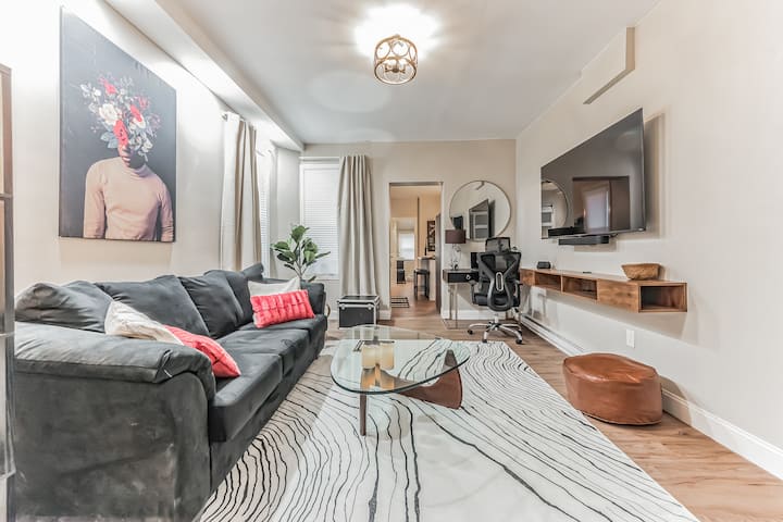 Pet-friendly Apt | Fenced Yard | Private Parking - Allentown, PA