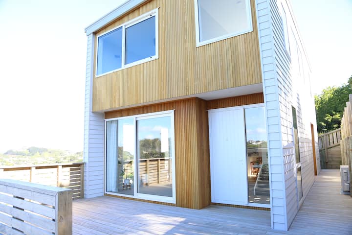 Skyline Vista: Entire New Home Luxe View & Parking - ニュージーランド ウェリントン