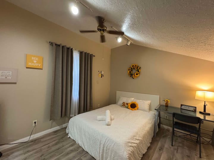 Be Happy Room In Asian Town Htx - Houston, TX