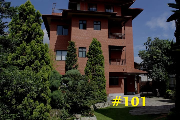 Green Garden Apt.#101 Shared K/double Bed With Br - Kathmandu