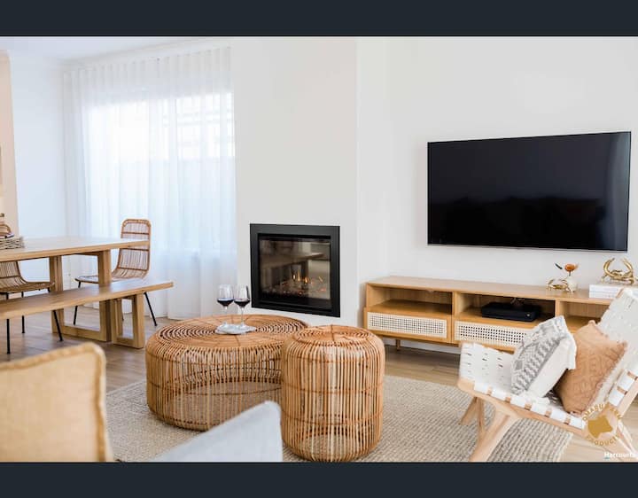 Rose By Omaru Farm
The Perfect Island Getaway - フィリップ島