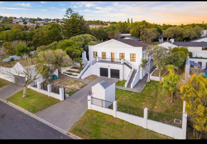 Studio Guest Room / Private Entrance Available - Western Cape