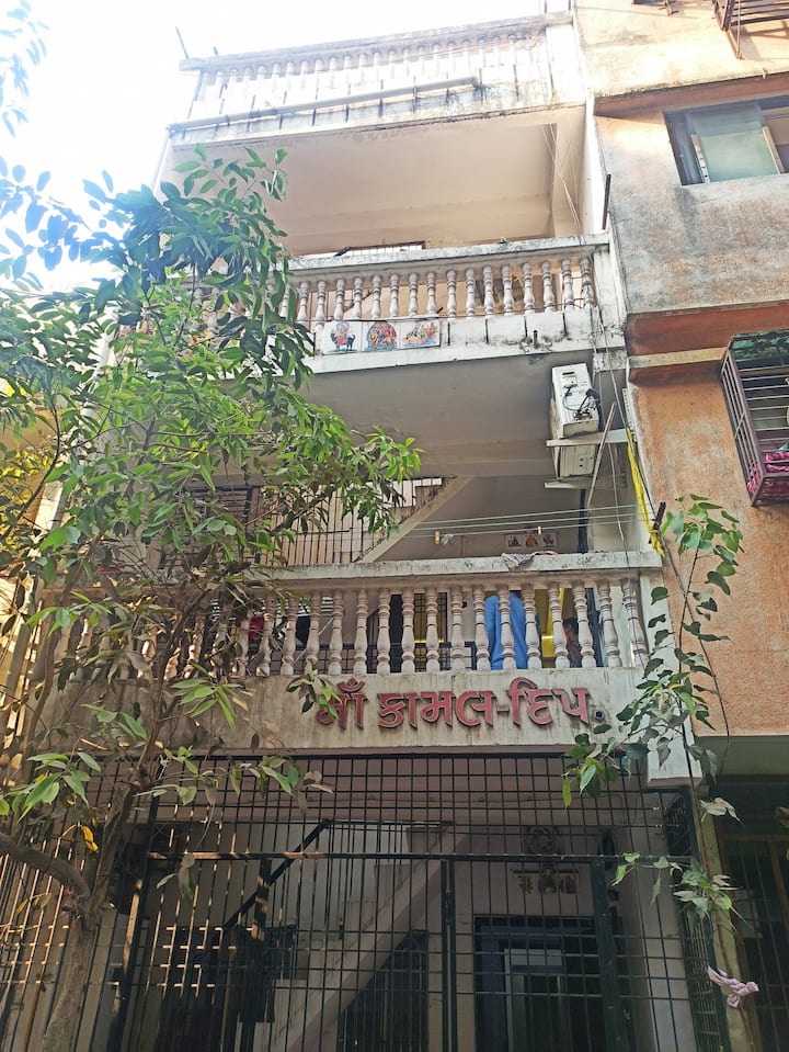 Male Dormitory At Home Stay - Surat