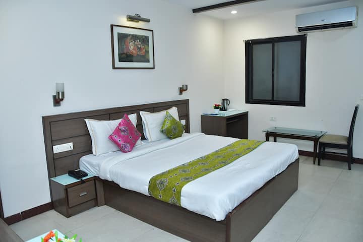 Accommodations Near Taj Mahal. - Agra