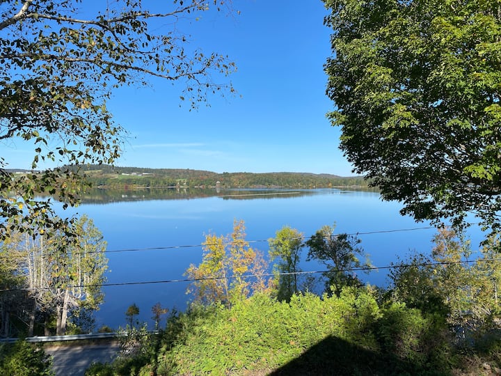 Family Cottage With Private Beach Access - Hampton