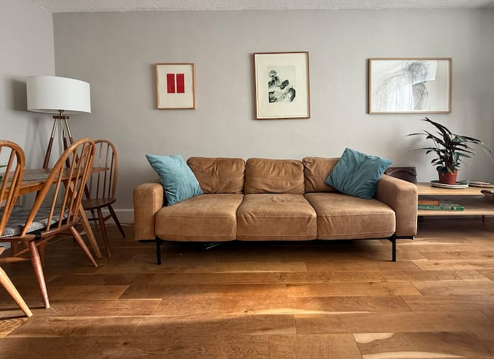 Double Bedroom In Lovely, Quiet Zone1 Flat - London