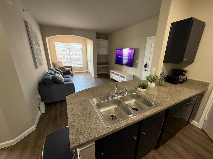 Modern & Cozy Apt Home 437 - Pflugerville, TX