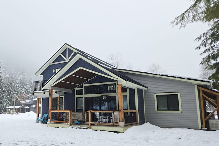 Stargazer's Loft - Sunshine Valley, BC