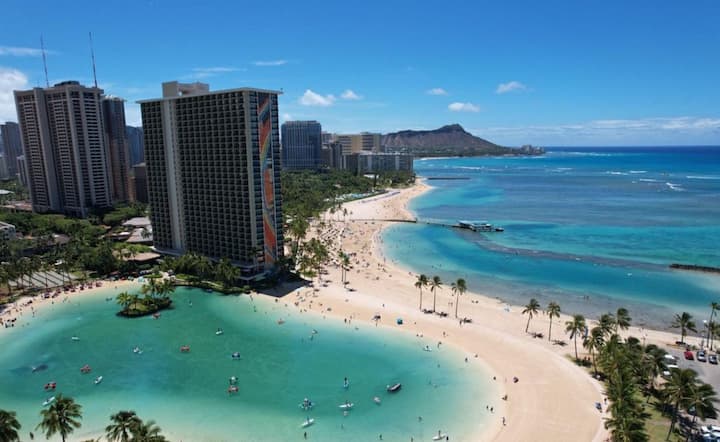 Walk To The Beach From Your Hotel - Honolulu