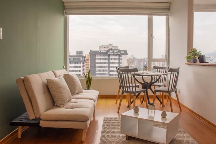 Estudio Piso 12  Ubicación Perfecta Quito Cci - Quito