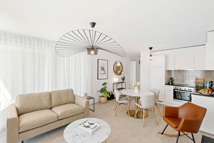 Beautiful 1bedroom Close To Ehl For 4 With Parking - Losanna