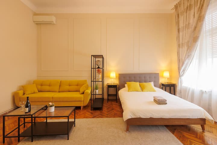 #Spacious Flat In Old Town - Timisoara