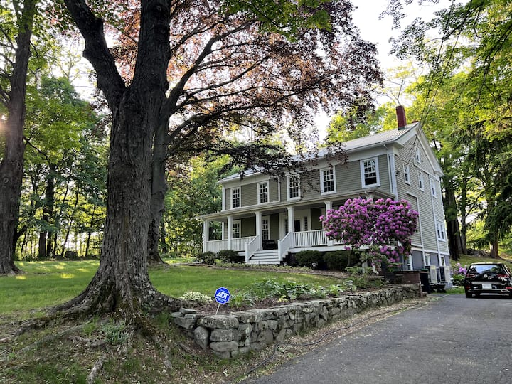 Hudson Valley Estate At Birdsall Farmhouse - Gardiner, NY