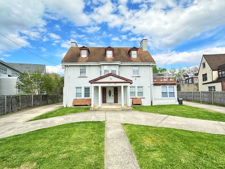 38 Cozy Bedroom Private Bath By Sju West Philly - Conshohocken, PA