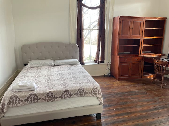 Master Room Historic Harrodsburg - Harrodsburg, KY