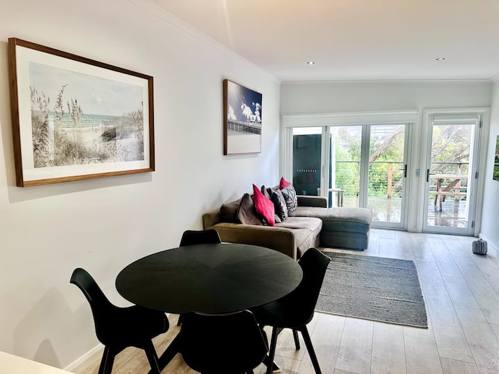 The Pelican Studio - Portsea