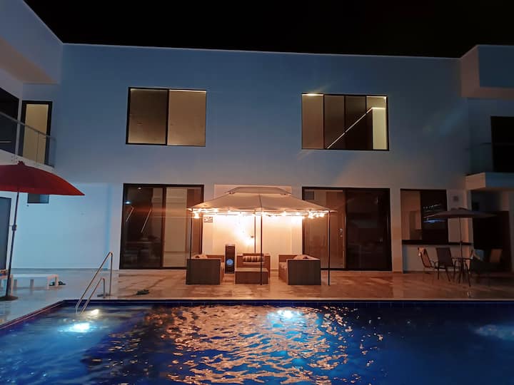 Espectacular Quinta A 10 Mn De Melgar 30 Personas - Melgar