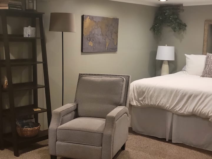 Private Flat W/ Kitchenette & Bathroom, Monthly - Asheville, NC
