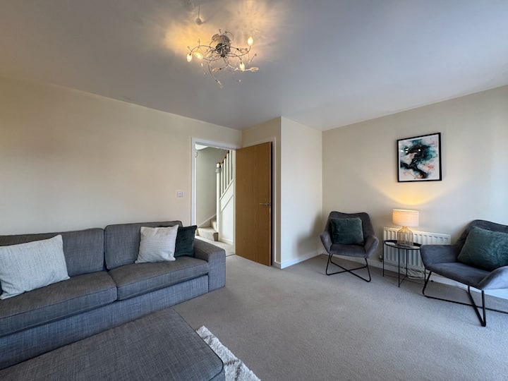Hanwell House Long Stay Discount Free Parking - Swindon