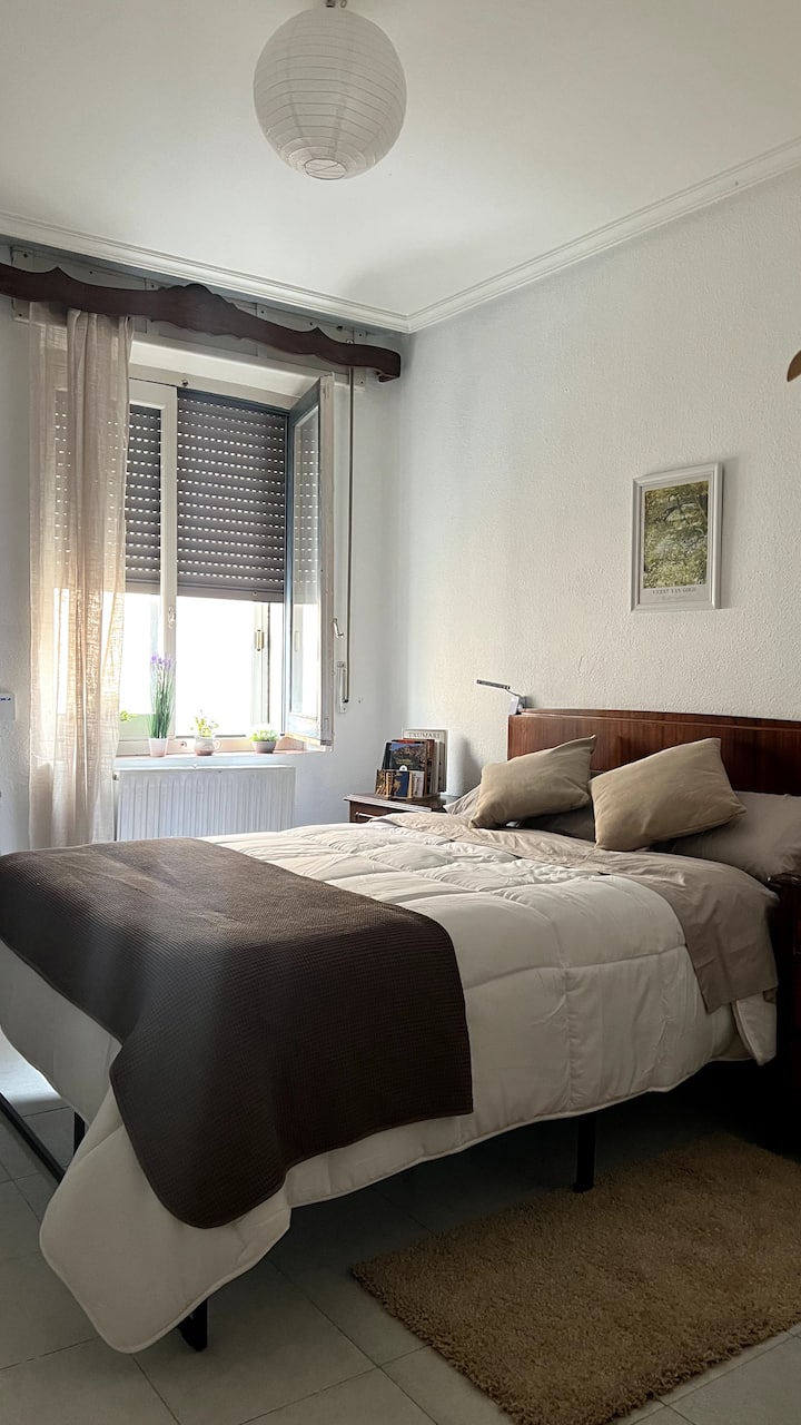 Habitación Luminosa Y Tranquila. - Salamanca