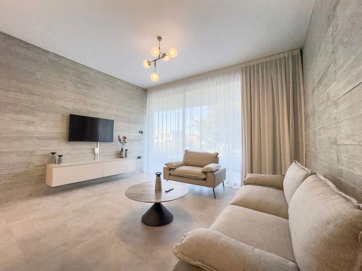 Malberry 101 - 2 Bedroom Modern With Heated Pool - Paphos